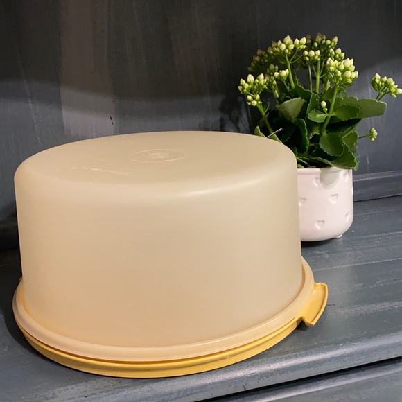 Tupperware | Kitchen | Vintage Tupperware Round Cake Keeper | Poshmark